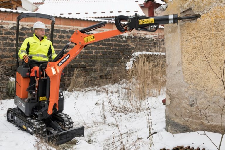 Doosan Launches New DX10Z Mini-Excavator