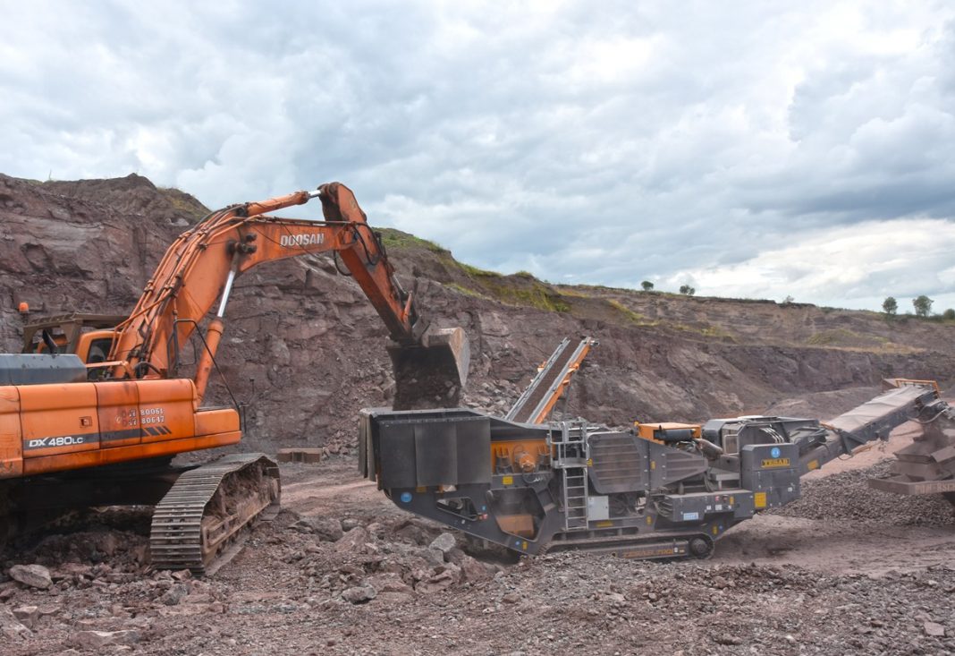 New Tesab Jaw Crusher Working at Busy Quarry Face