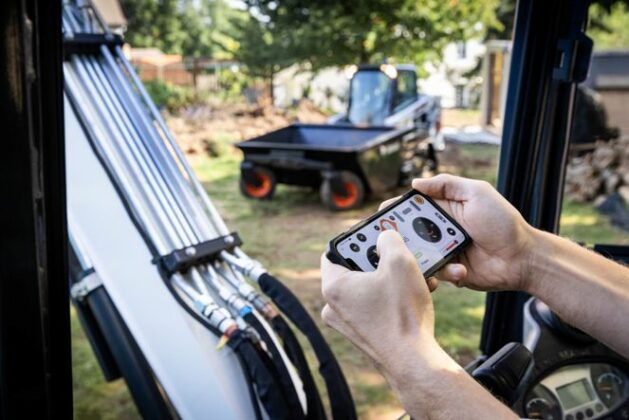 New Bobcat MaxControl Brings Machine Control of the Future