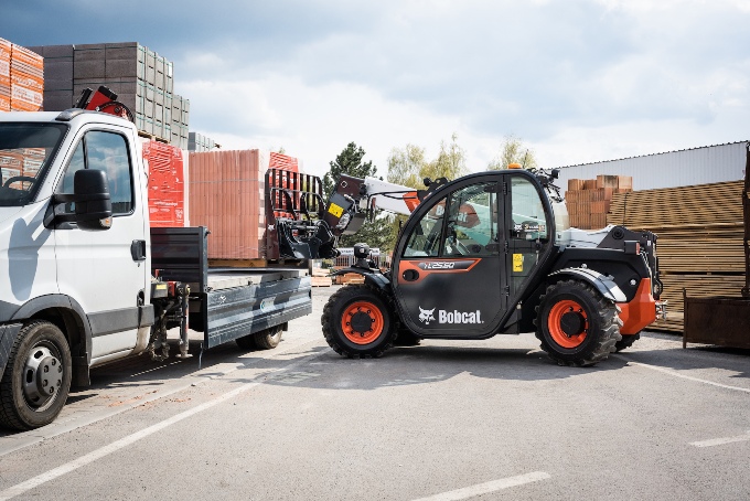 Bobcat Expands Compact Telehandler & Loader Ranges