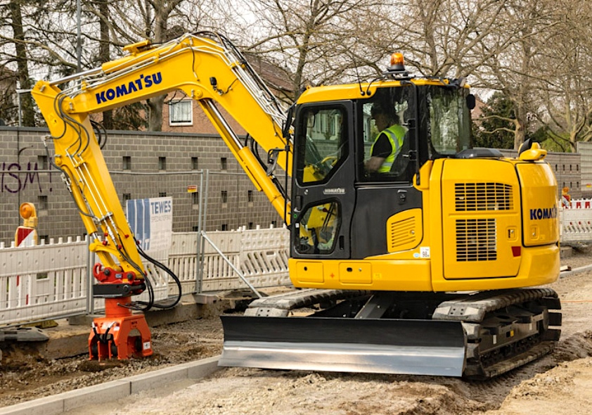 New ‘Tight-Tailswing’ Komatsu Midi Excavator Launching Here