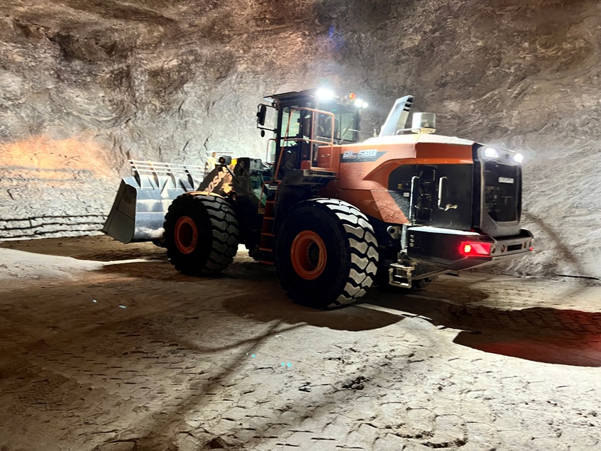 New Doosan DL580-7 performing well for Irish Salt Mining