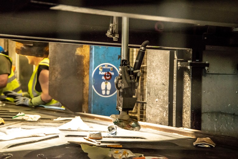 Grundon Extracts Higher-Value Products with ZenRobotics Fast Picker