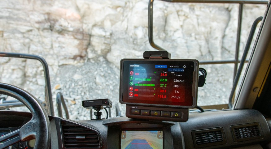Komatsu’s Operator Guidance Monitor