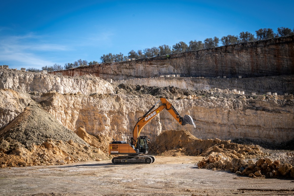 CASE Launches Essential 20-Tonne Crawler Excavator Cx210e-S