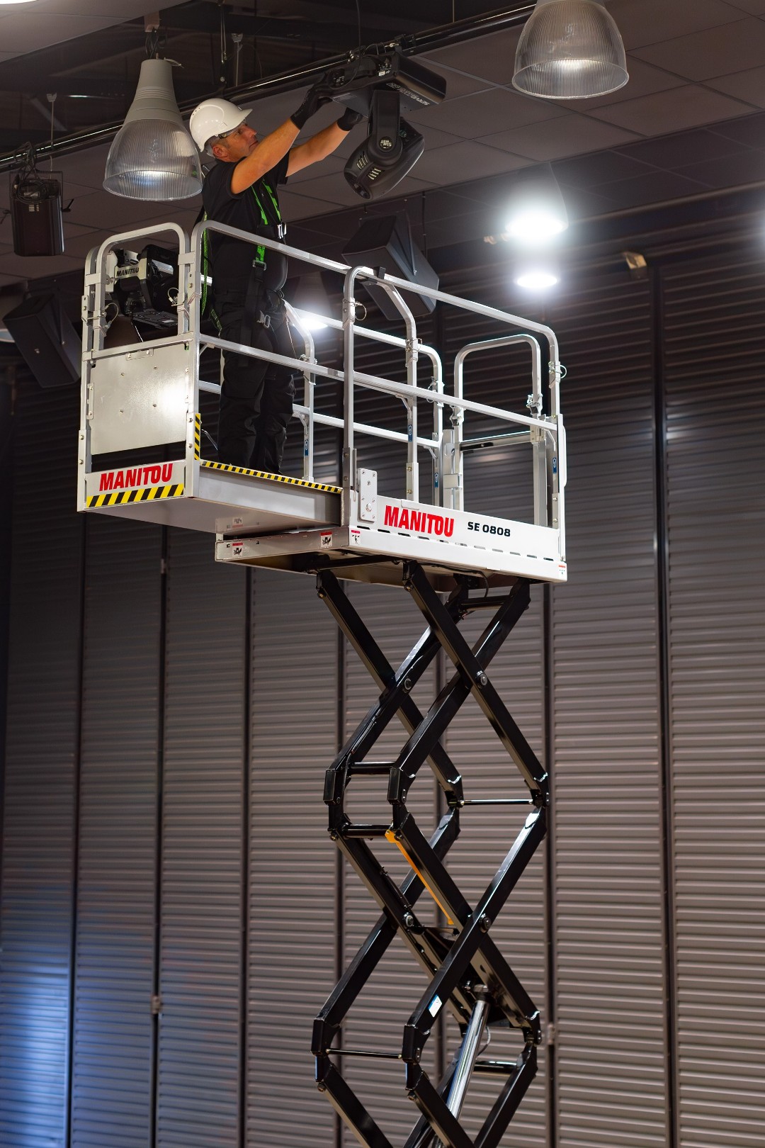 Manitou launch new scissor lifts range