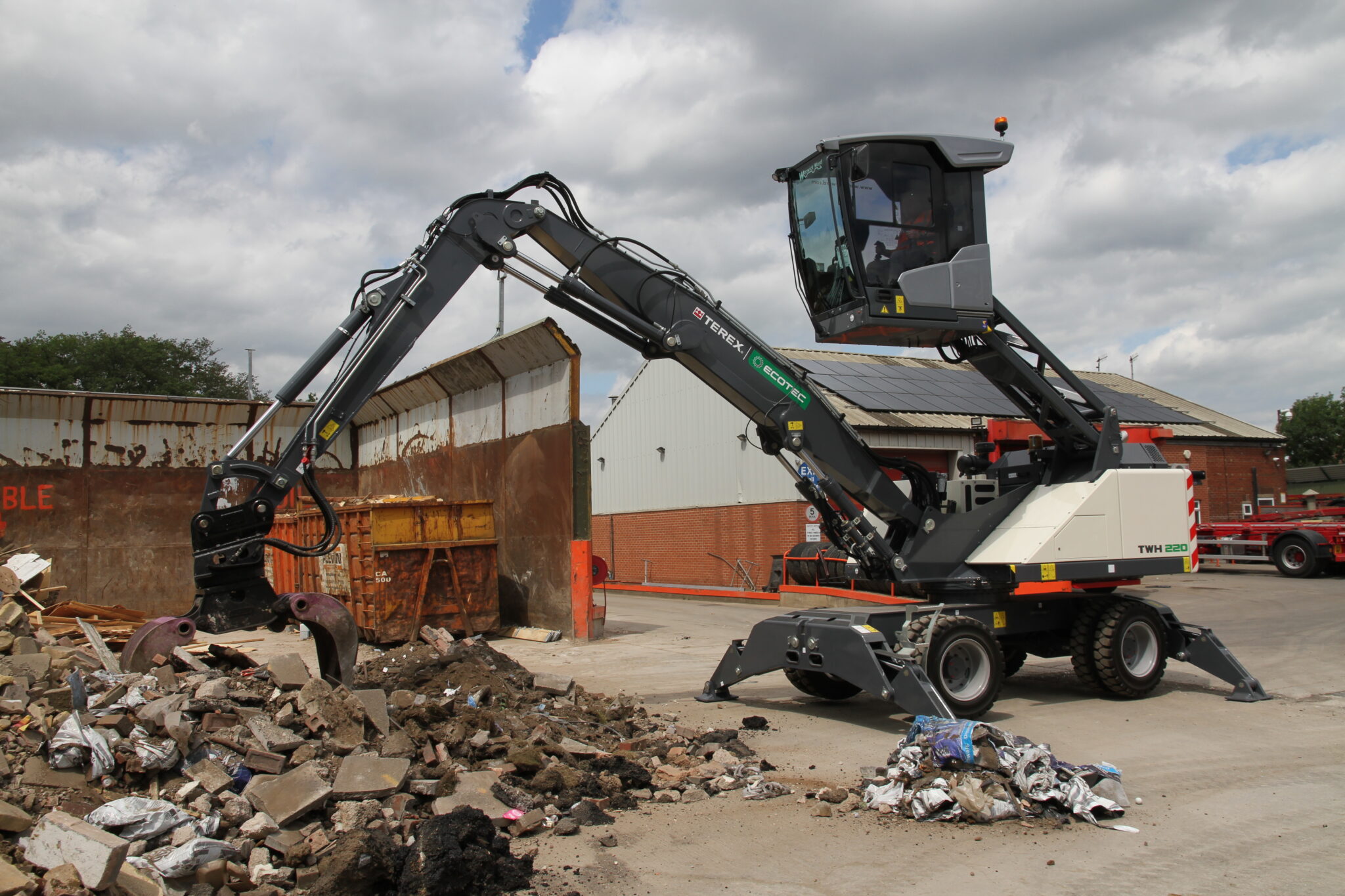 C H Middleton Purchases Fourth Terex Ecotec Waste Handler